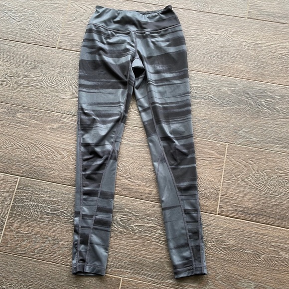 Zella | Pants & Jumpsuits | Zella Black Gray Leggings | Poshmark